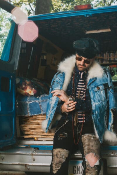 The Basic High Life of Mundane People | Mundane