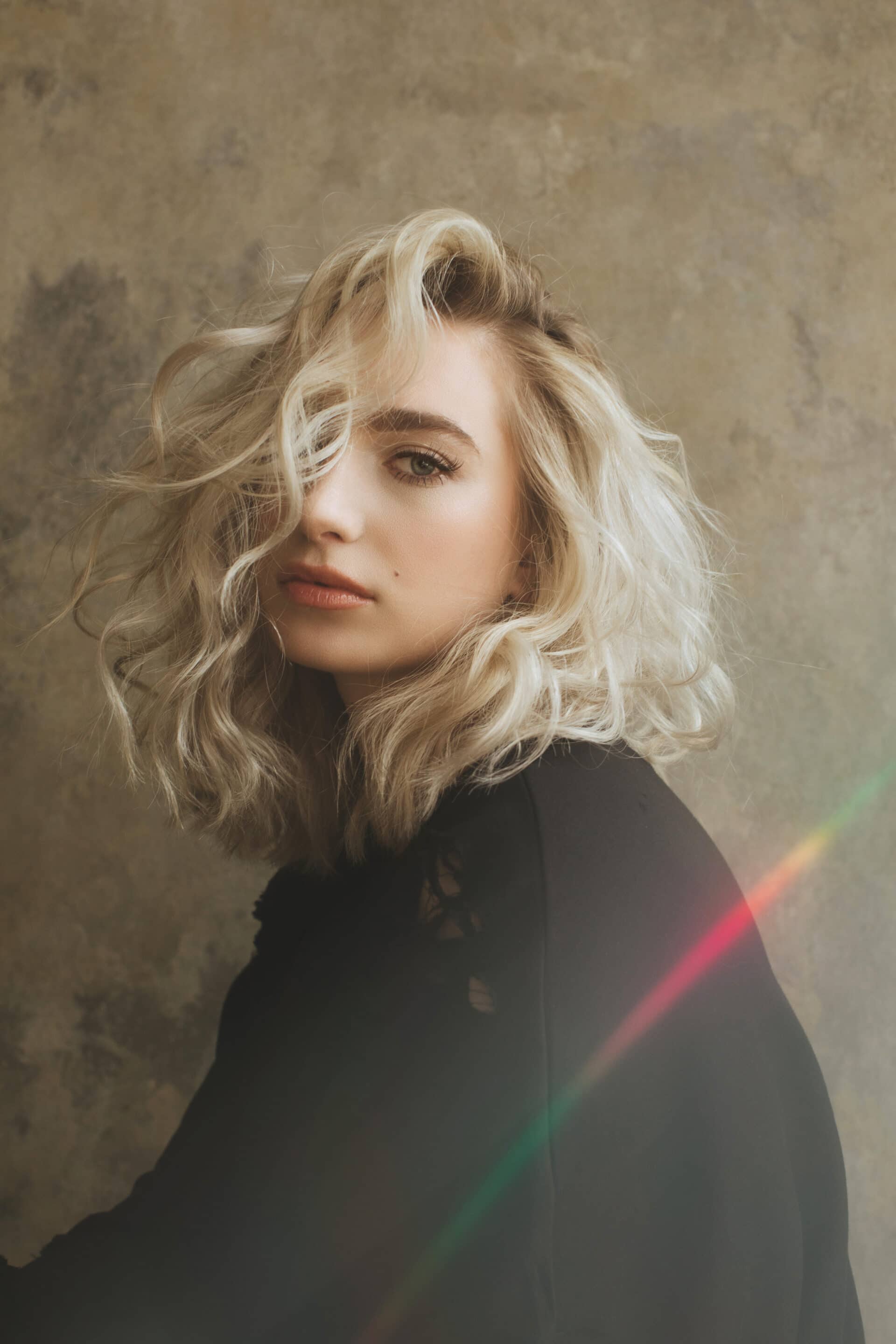 Somegirlnamedanna: a Pop Star On The Rise | Mundane