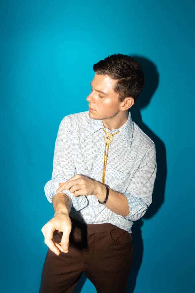 Chaz Cardigan Releases His Latest EP, Holograma | Mundane