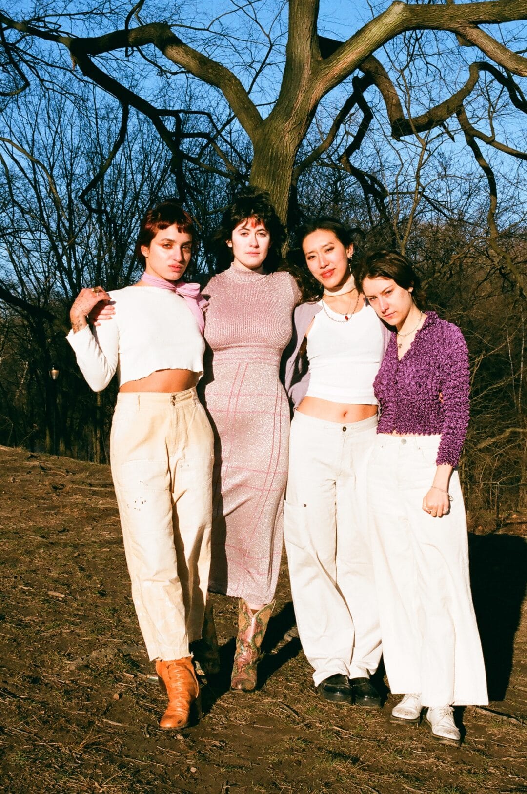 Sedona returns with her newest earworm, “Drifting Days” | Mundane