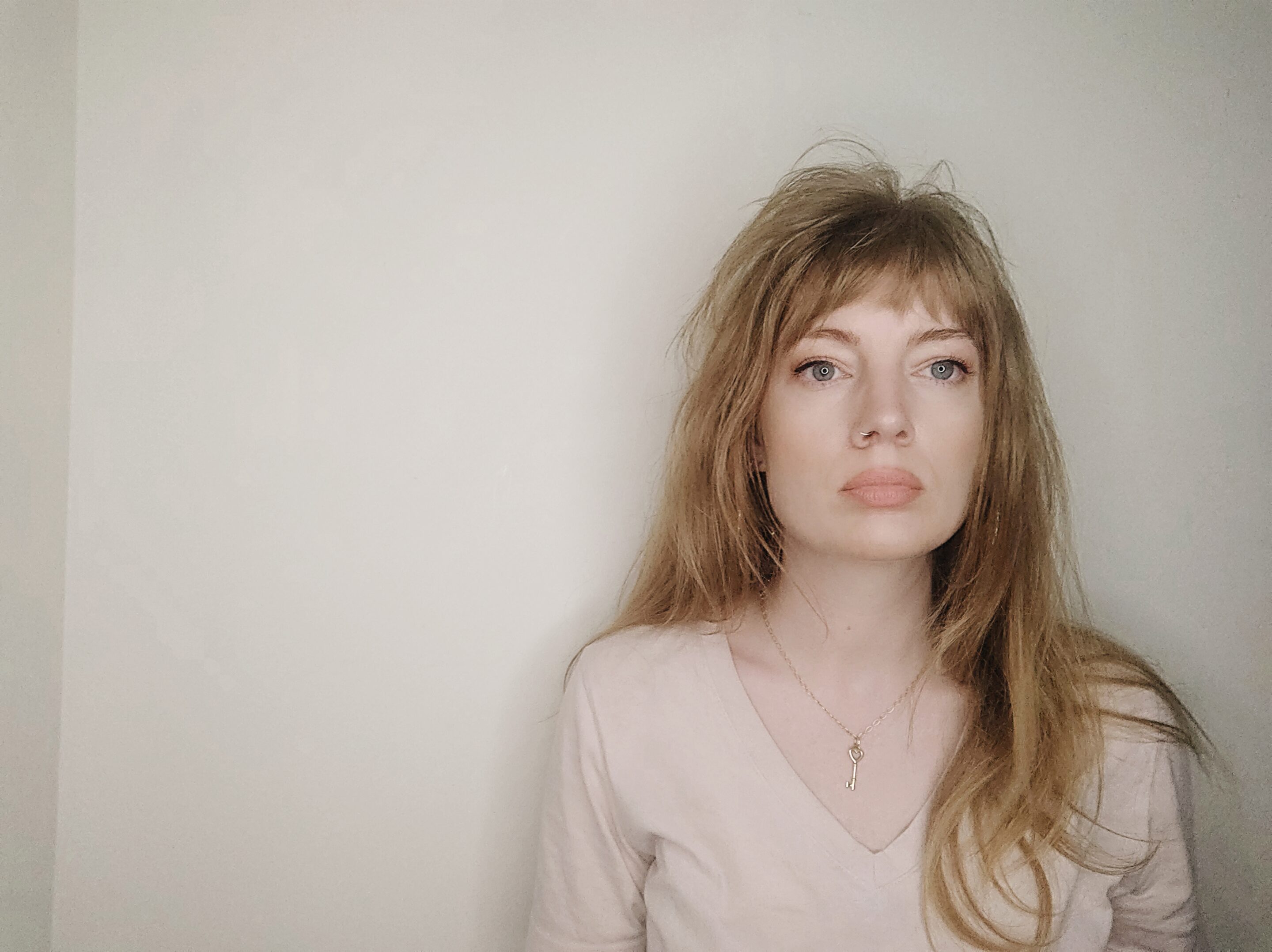 Marlae makes an escape to synth-pop bliss with “Runaways” | Mundane