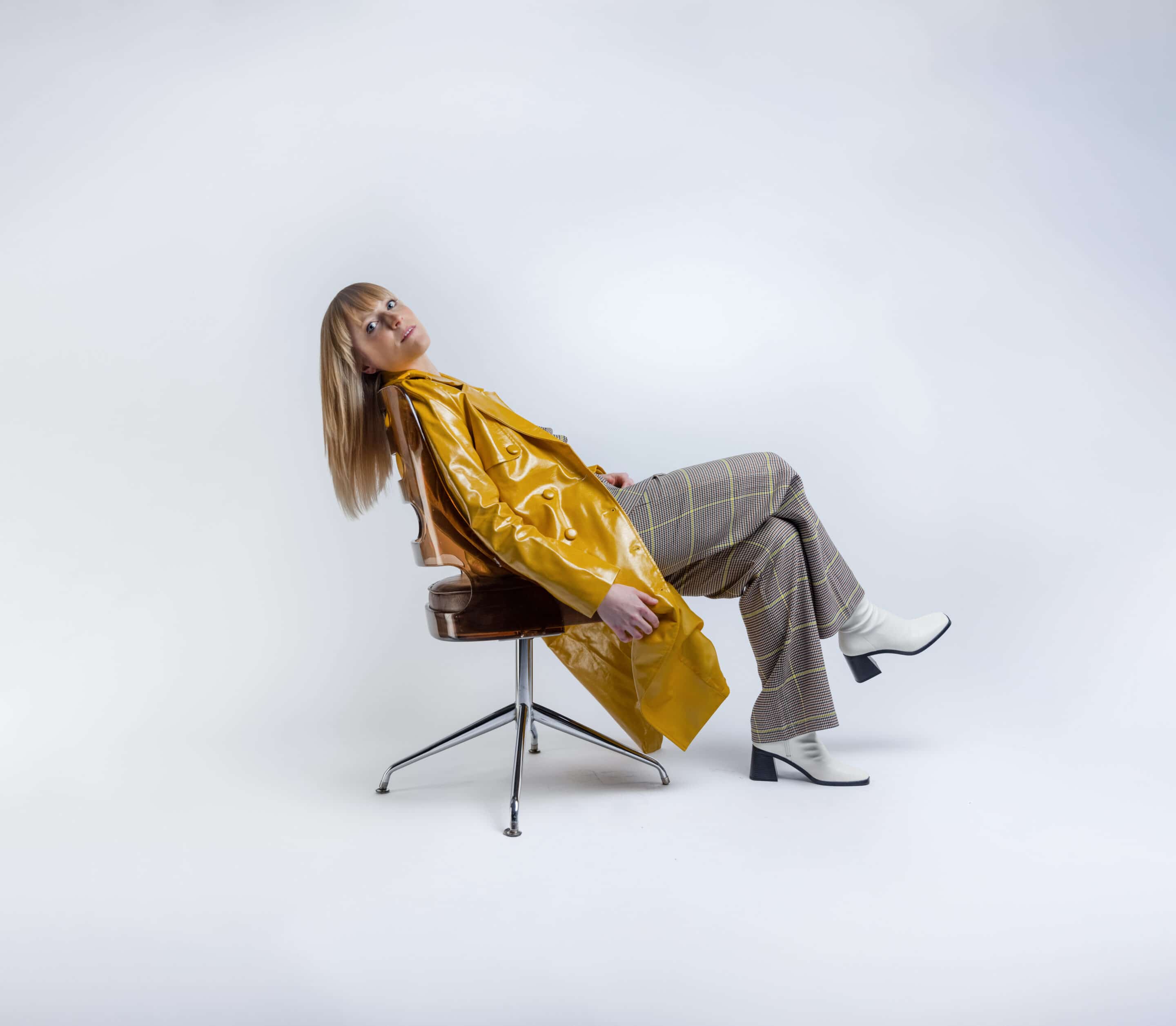 BREAGH ISABEL SHARES HER COMING-OF-AGE-STORY WITH DEBUT SINGLE ...