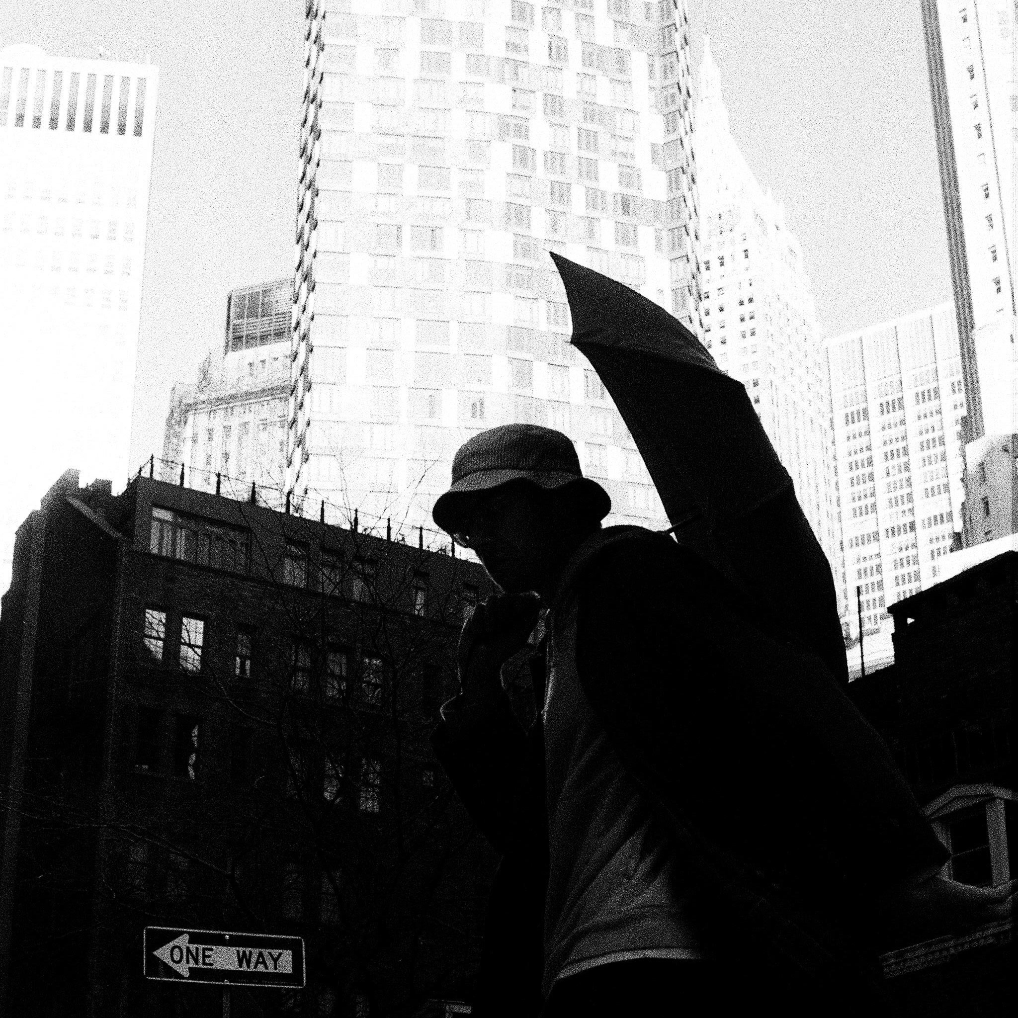 Tal Simon Drops New Track “Make Me” | Mundane