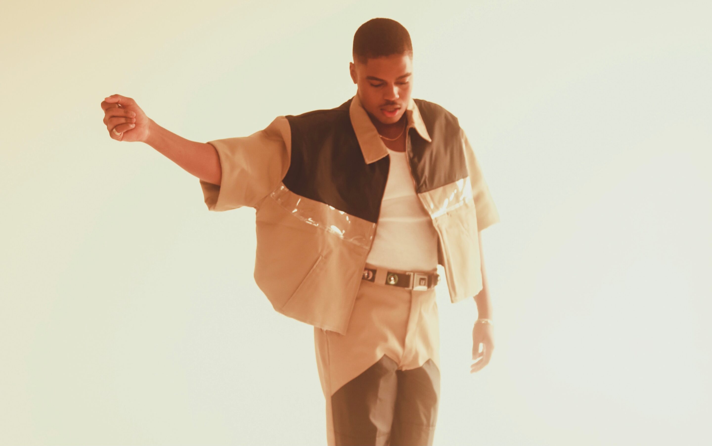 MICHAEL J WOODARD SHARES NEW SINGLE + VIDEO “SHOW SOME TEETH” | Mundane