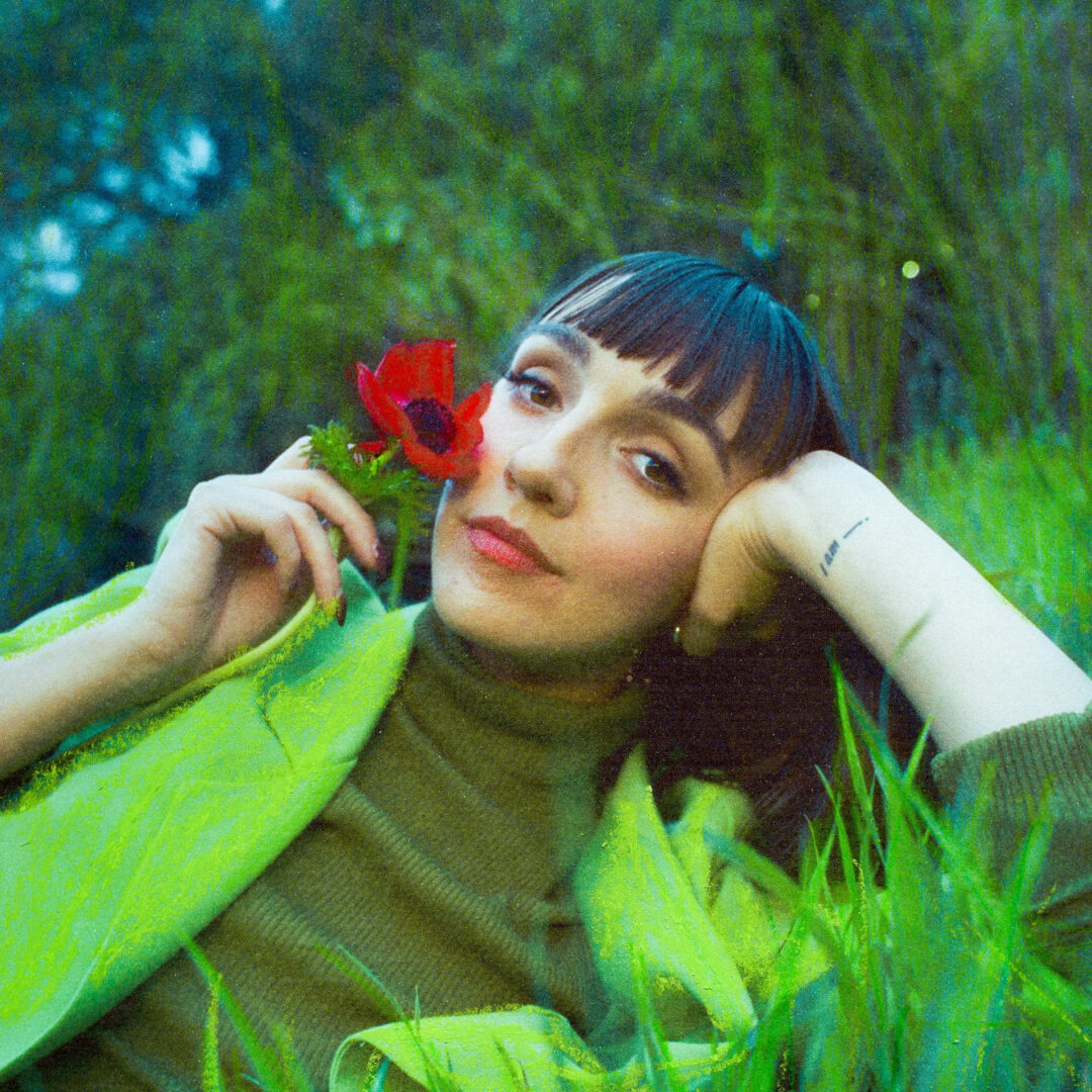 LA singer/songwriter little luna Drops new single "under the wave ...