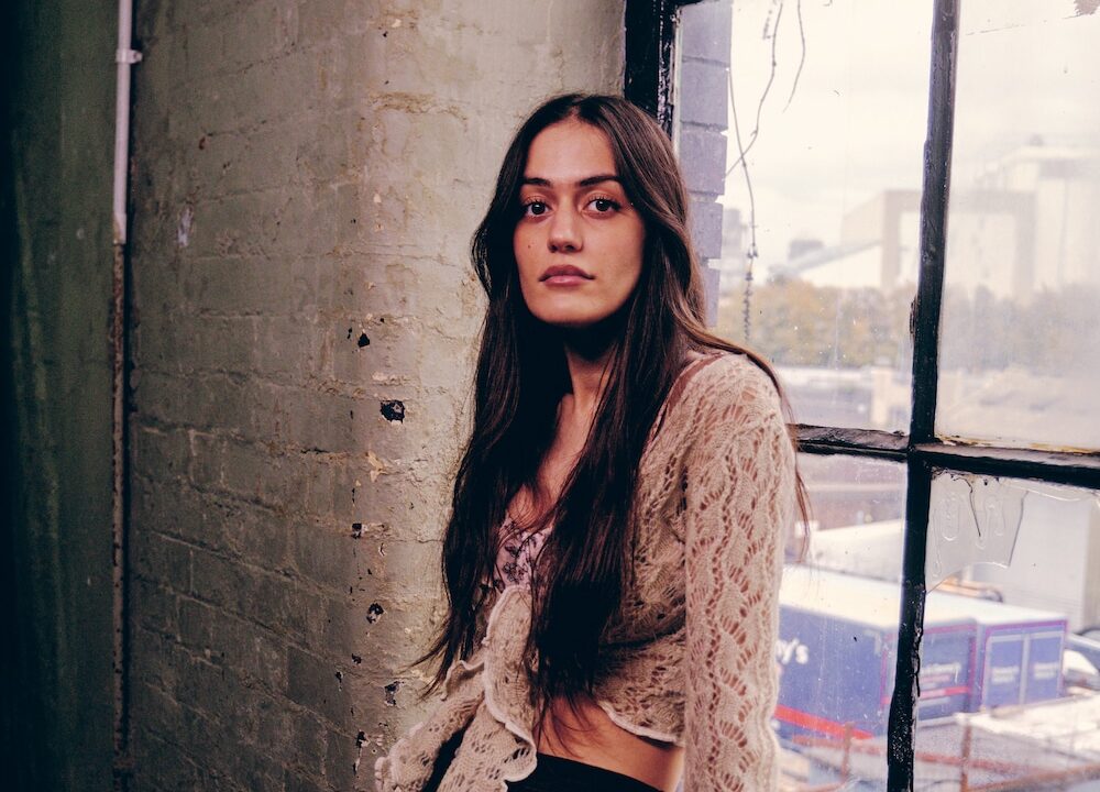 Imogen Mahdavi’s New Single “Late Night Calls” is sensual, vulnerable ...