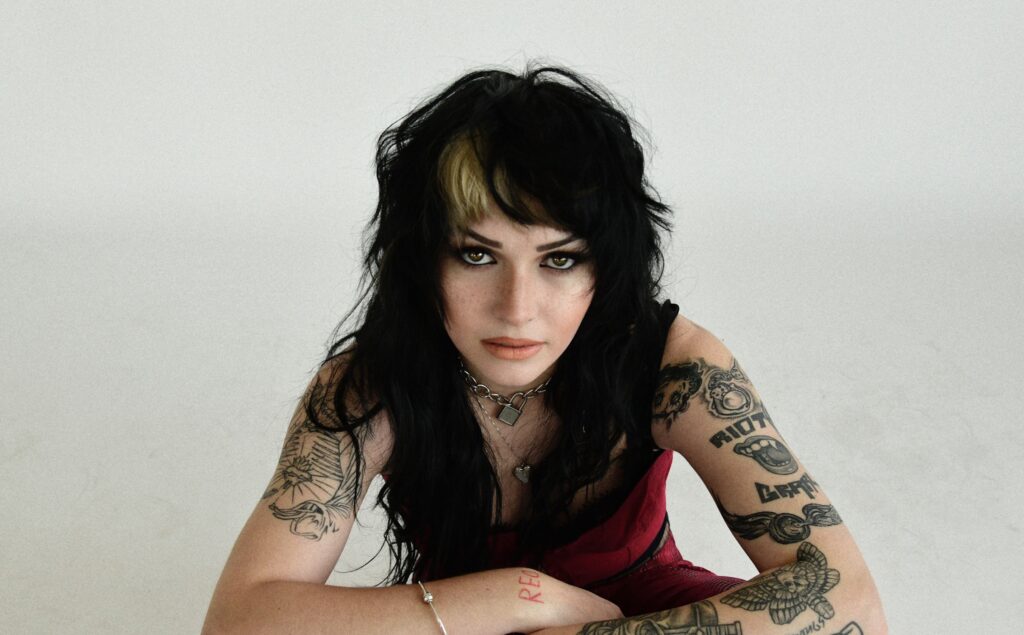 Singer-songwriter Kat Leigh Takes a Stab At Life With Empowering Self ...