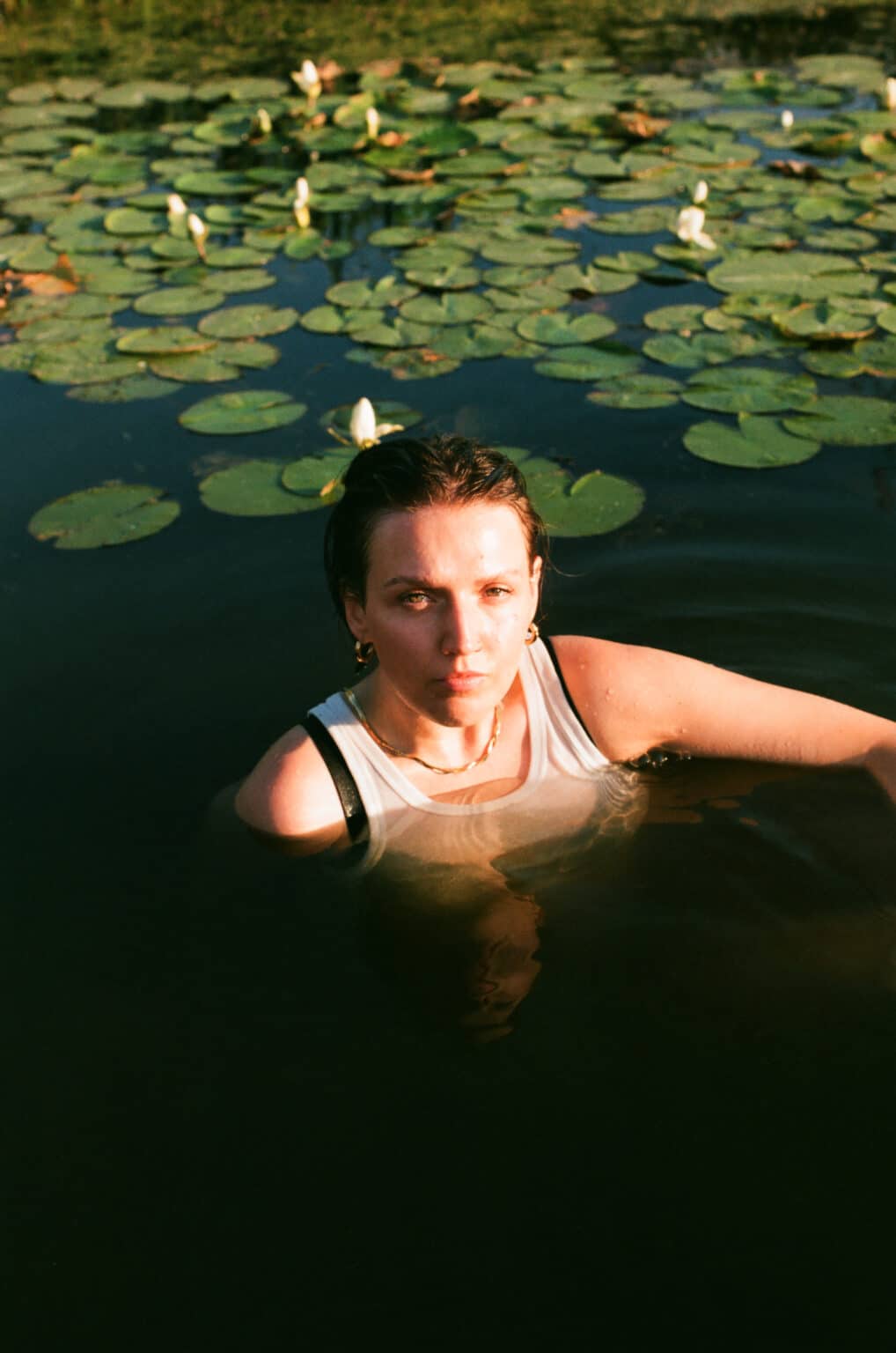 LONDON INDIE-ELECTRONIC SINGER, SONGWRITER & PRODUCER SARAH CARTON ...