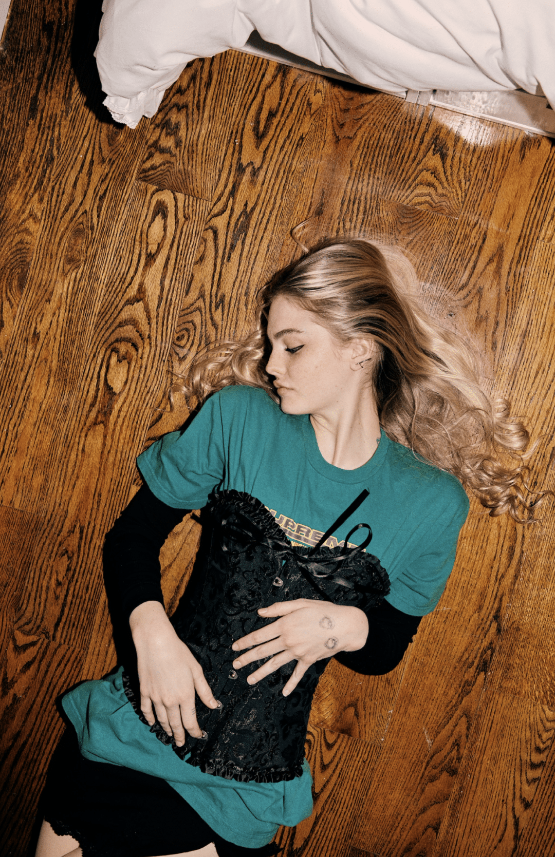 Queer alt-pop sensation RAEGAN Drops new single & video "WALTZ" | Mundane