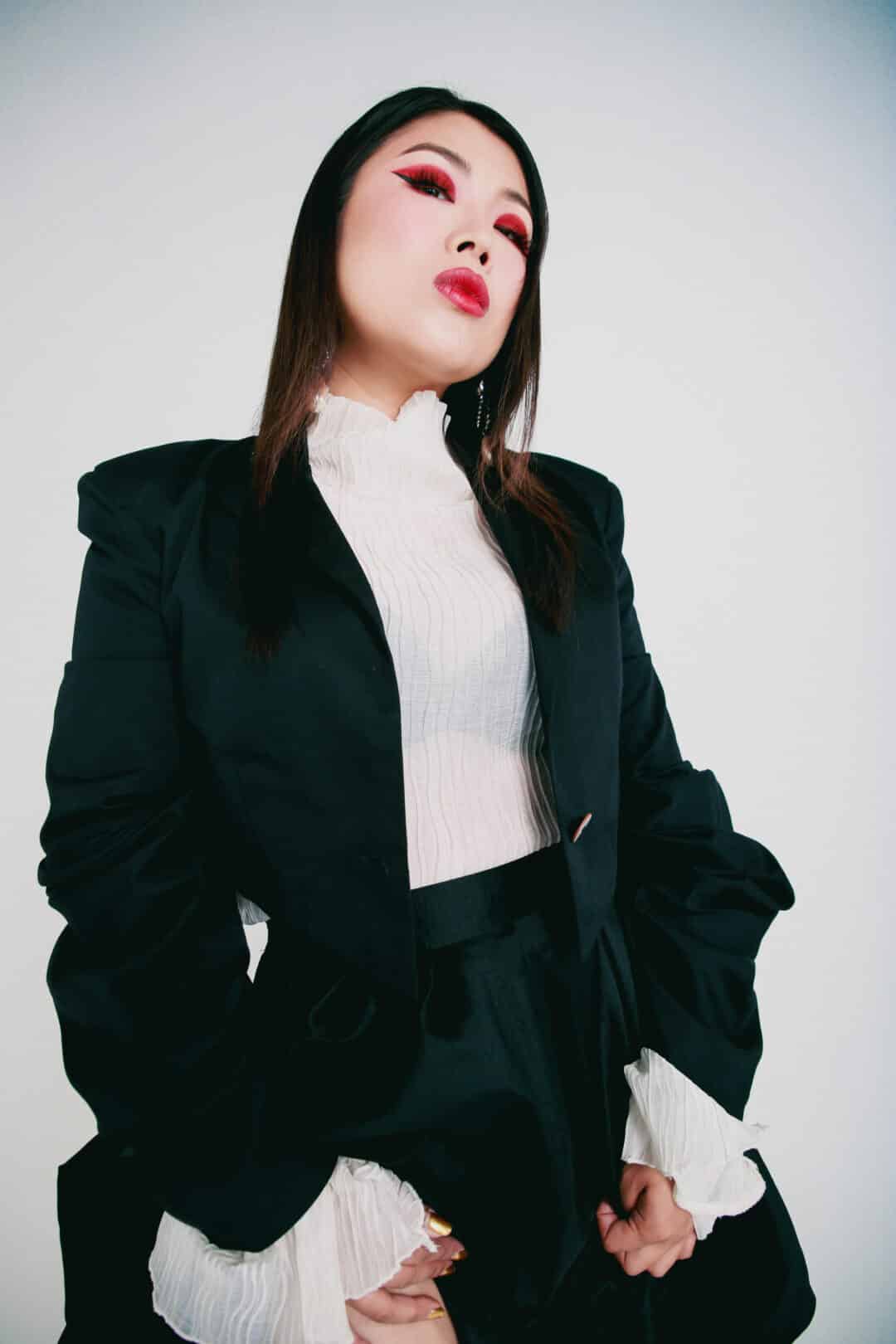 DIGITAL COVER: Chinese American Comedian Jiaoying Summers Turned Her ...