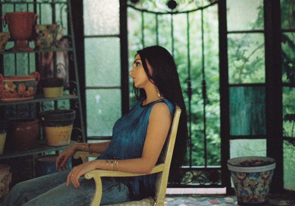 Anna Margo’s Explores Heart’s Dilemma in “You” | Mundane