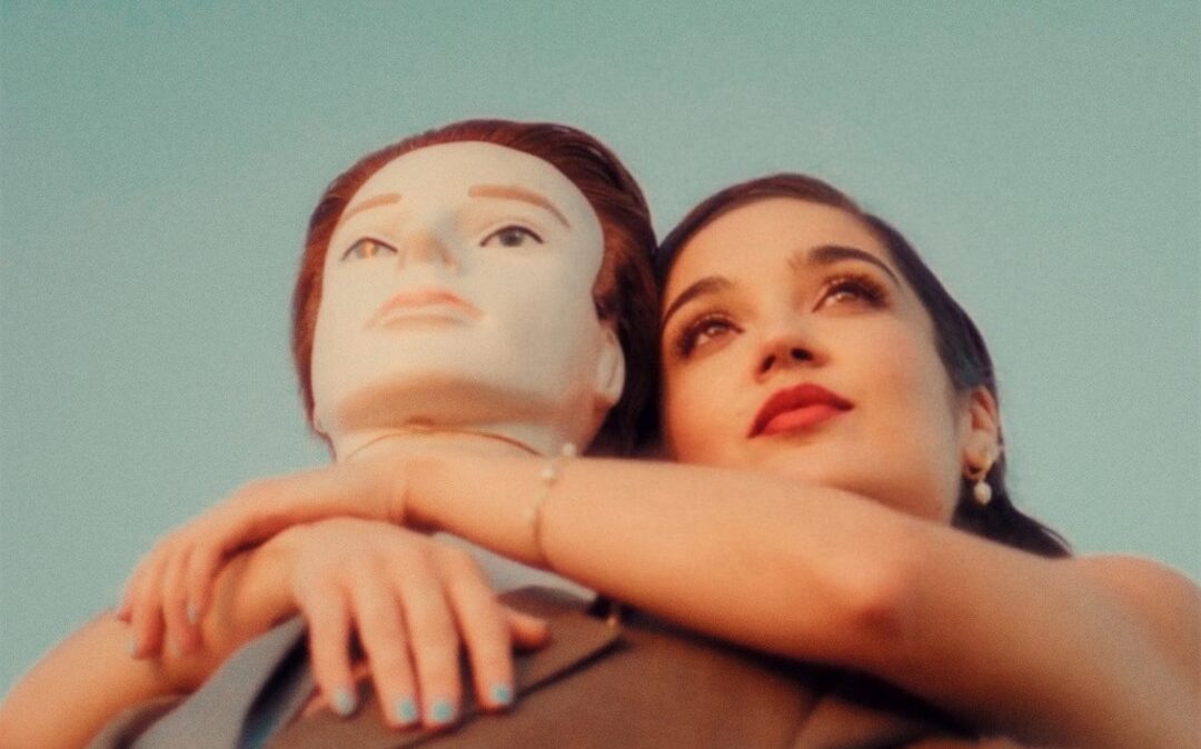 UK artist LLOREN releases anthemic 80s inspired pop banger 'Like This ...